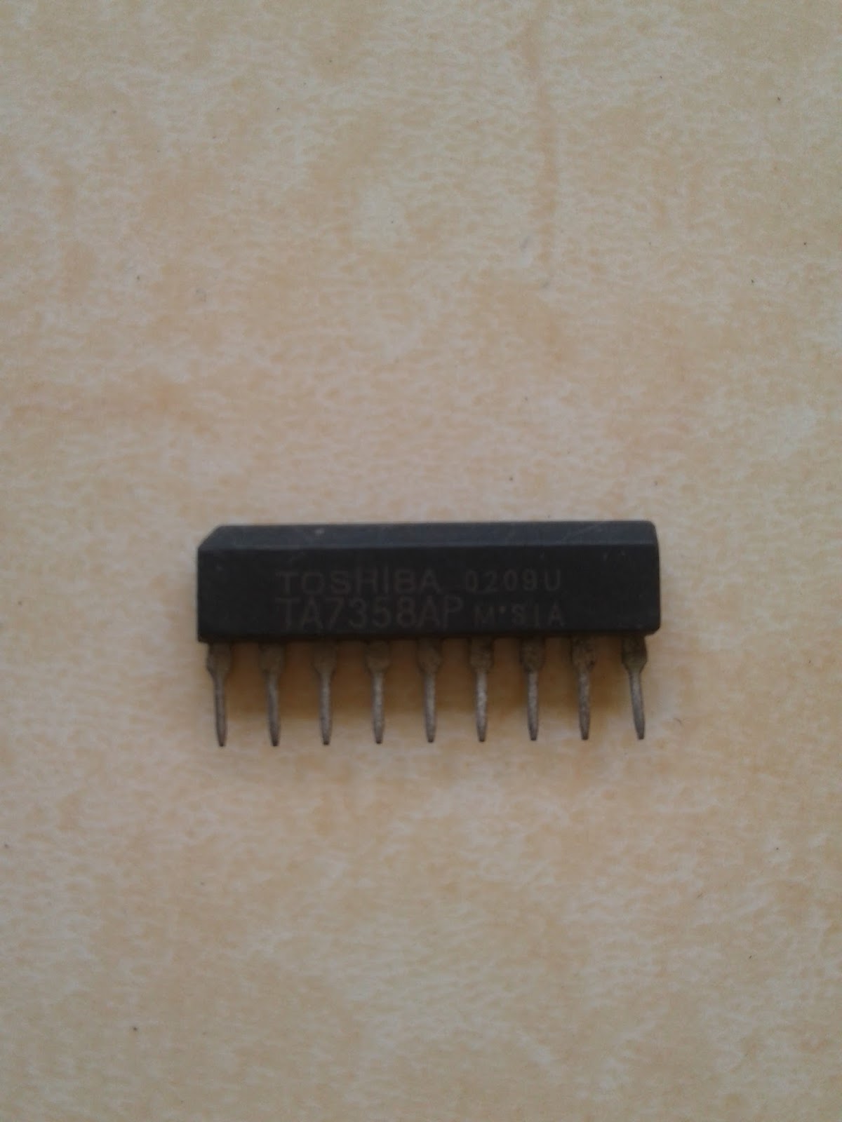 MENJUAL KOMPONEN RADIO