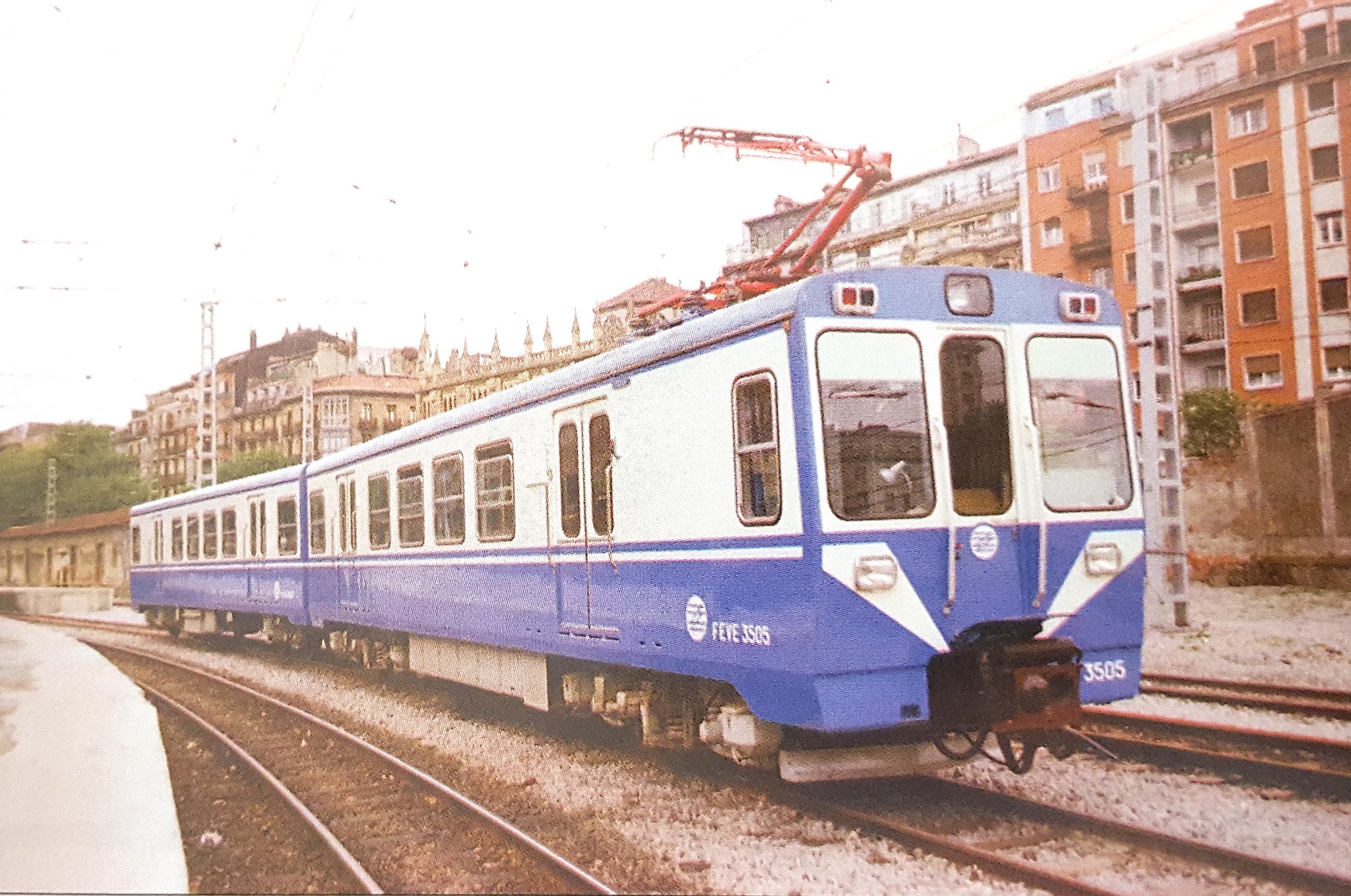 Trenes y tiempos: Crónicas de la vía estrecha (XXXIII R): Eléctricas ...