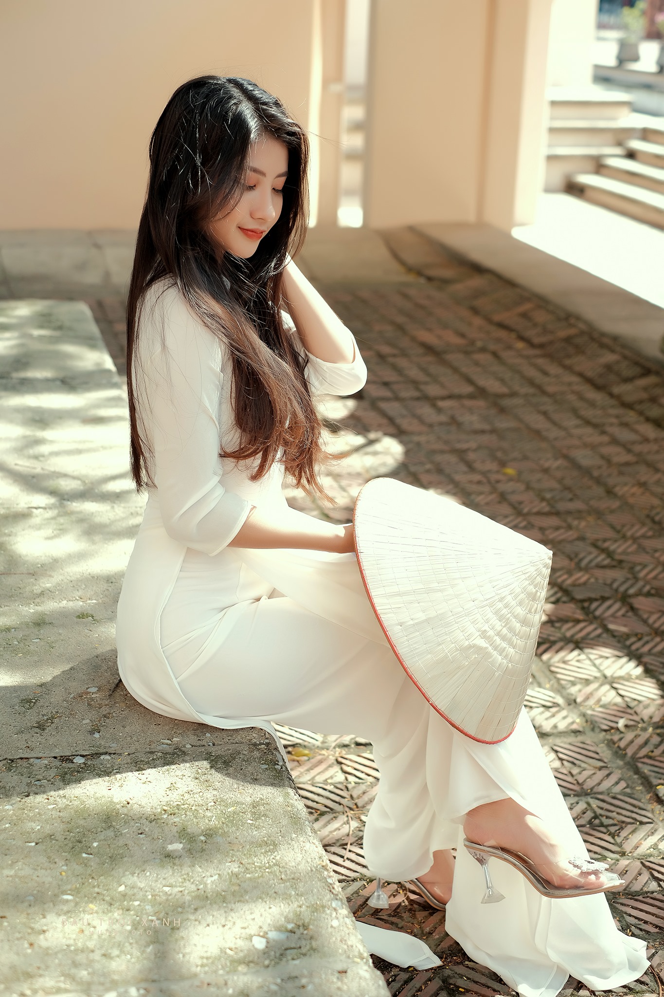 Phạm Thùy Linh, - 📖