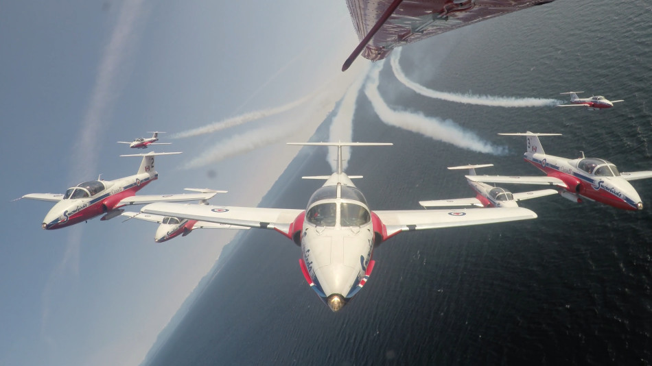 Canadian Snowbirds aerobatic team | Errymath