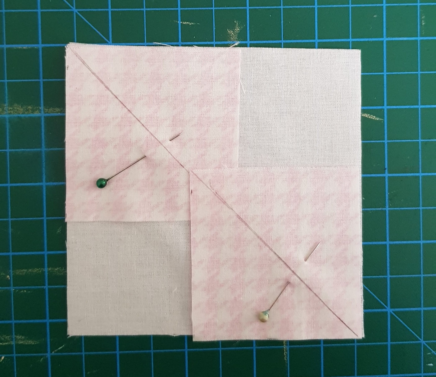sawtooth star quilt block tutorial | All about patchwork and quilting