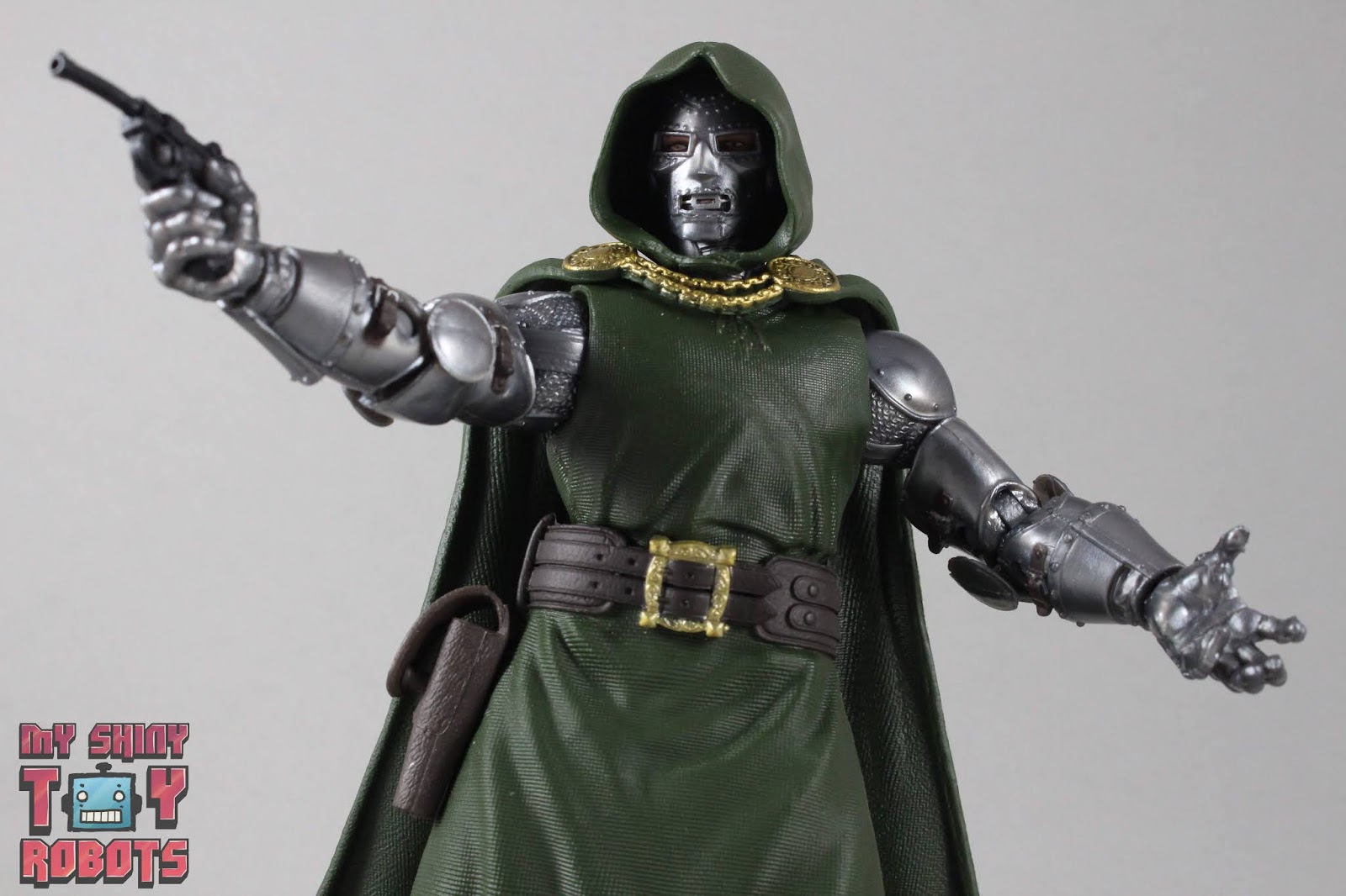My Shiny Toy Robots: Toybox REVIEW: Marvel Legends Doctor Doom