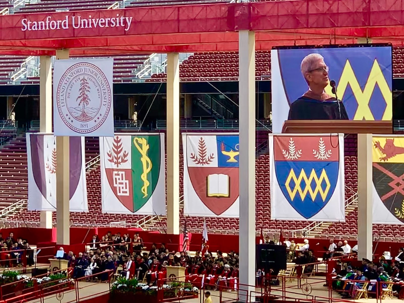 GIVE ME A MOMENT a lifestyle: 2019 Stanford Commencement: Tim Cook, CEO