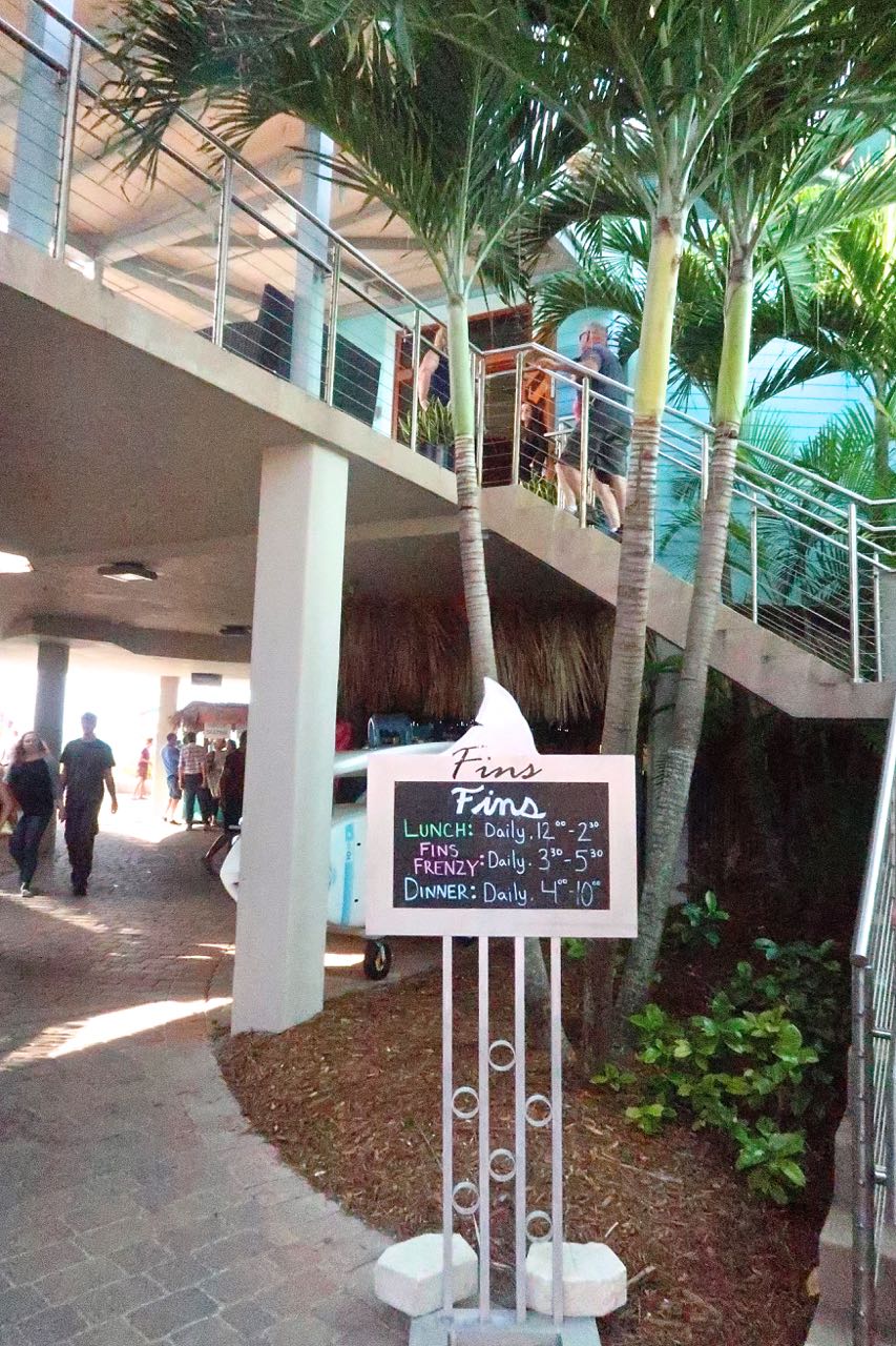 Scrumpdillyicious: Fins At Sharky's on Venice Beach: Waterfront Dining