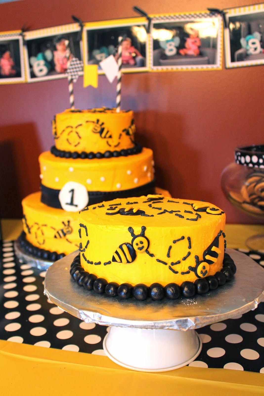 The Ginger{bred} House: Kimber's First Bee-Day: The PARTY!