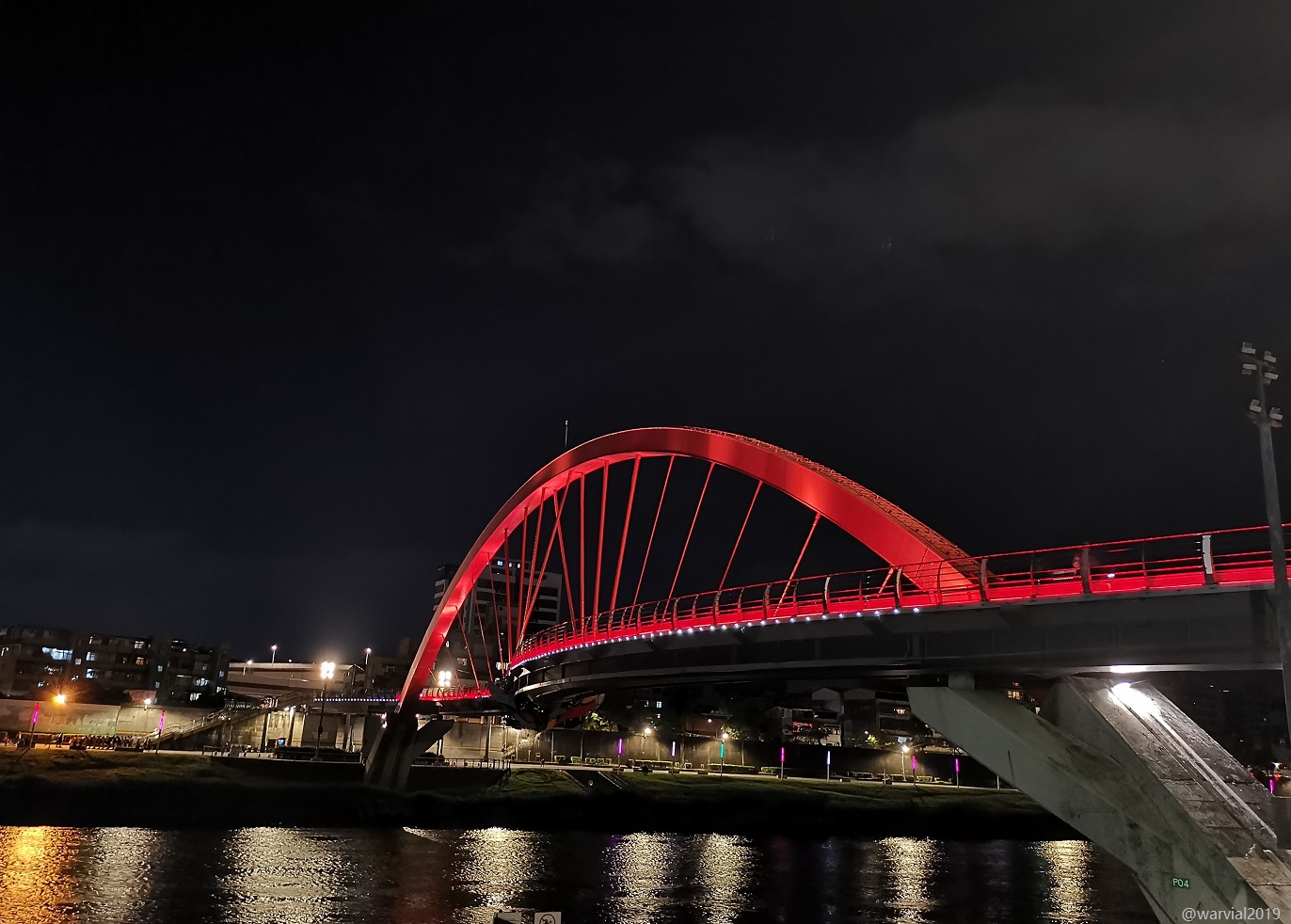 Day 4: Xindian (Bitan) > Wulai > Raohe Night Market + Rainbow Bridge ...