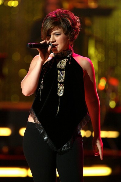 New look of Kelly Clarkson Hairstyles - amazing Kelly Clarkson Haircut ...