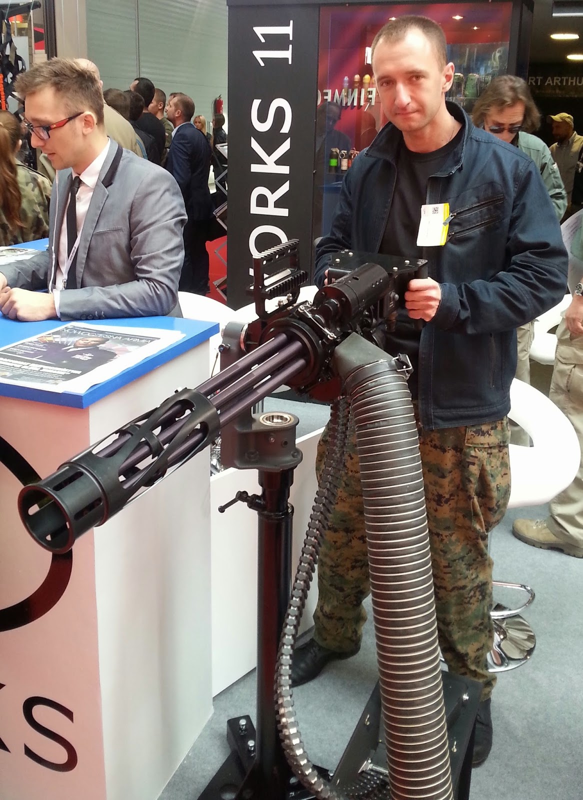 Keep Shooting - Guns in Movies: Minigun - największa filmowa "kosiarka ...