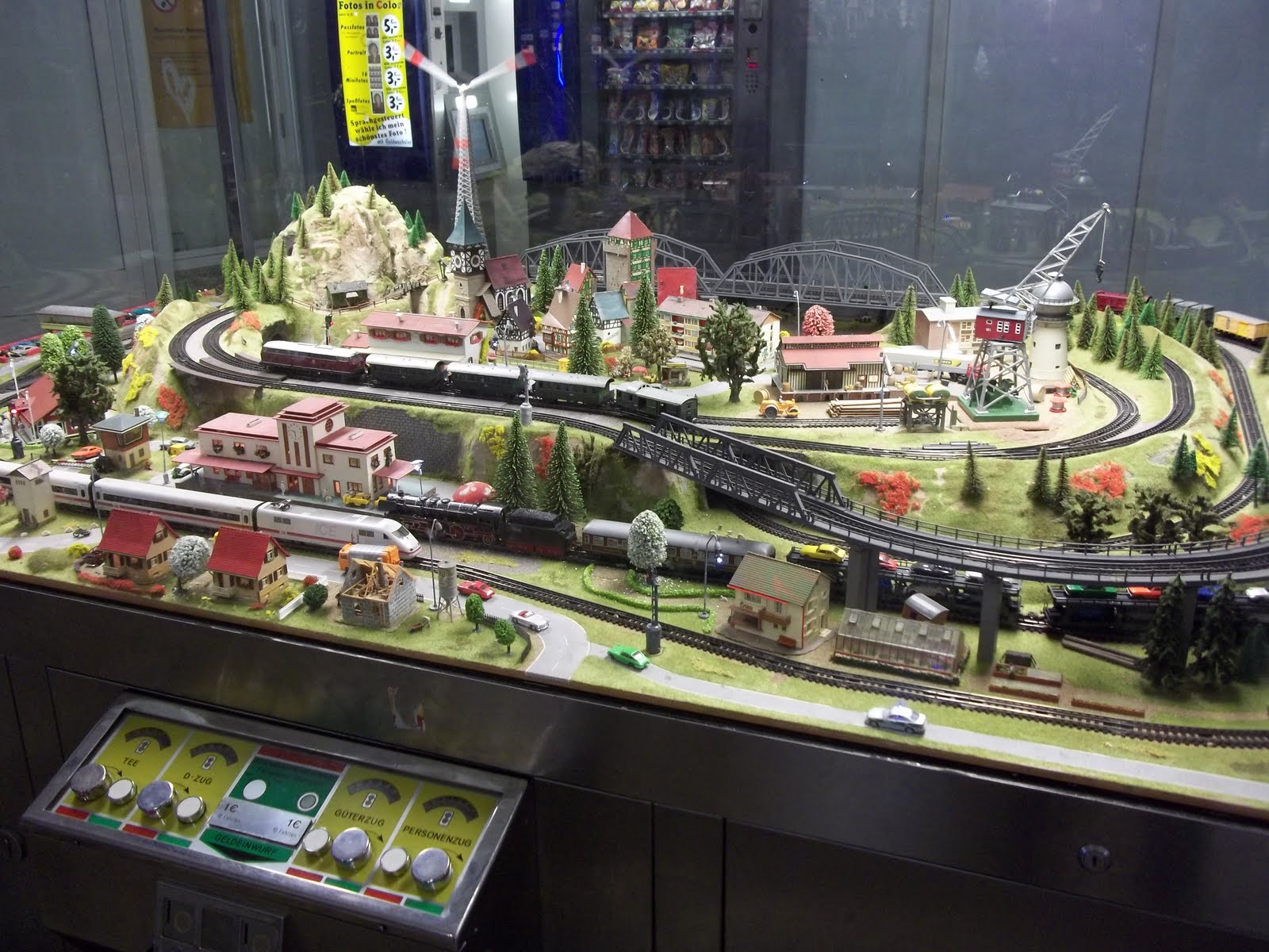 Go Ye Therefore and Teach All Nations: Mini train set in Krefeld Bahnhof