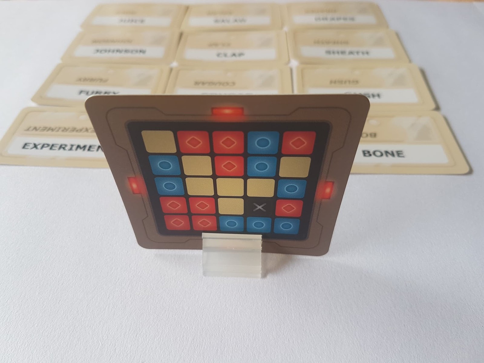 Codenames Deep Undercover: Review