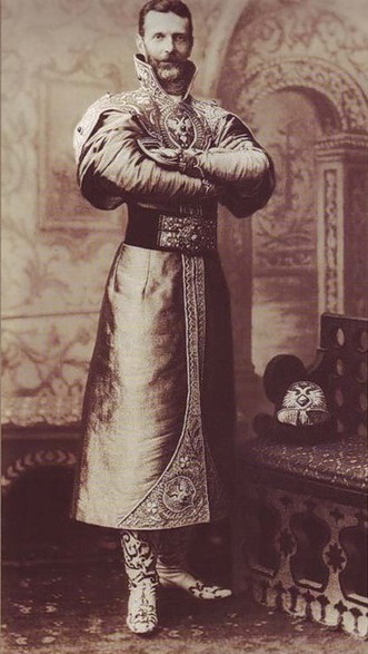 Local style: Russian nobles at the fancy dress ball of 1903