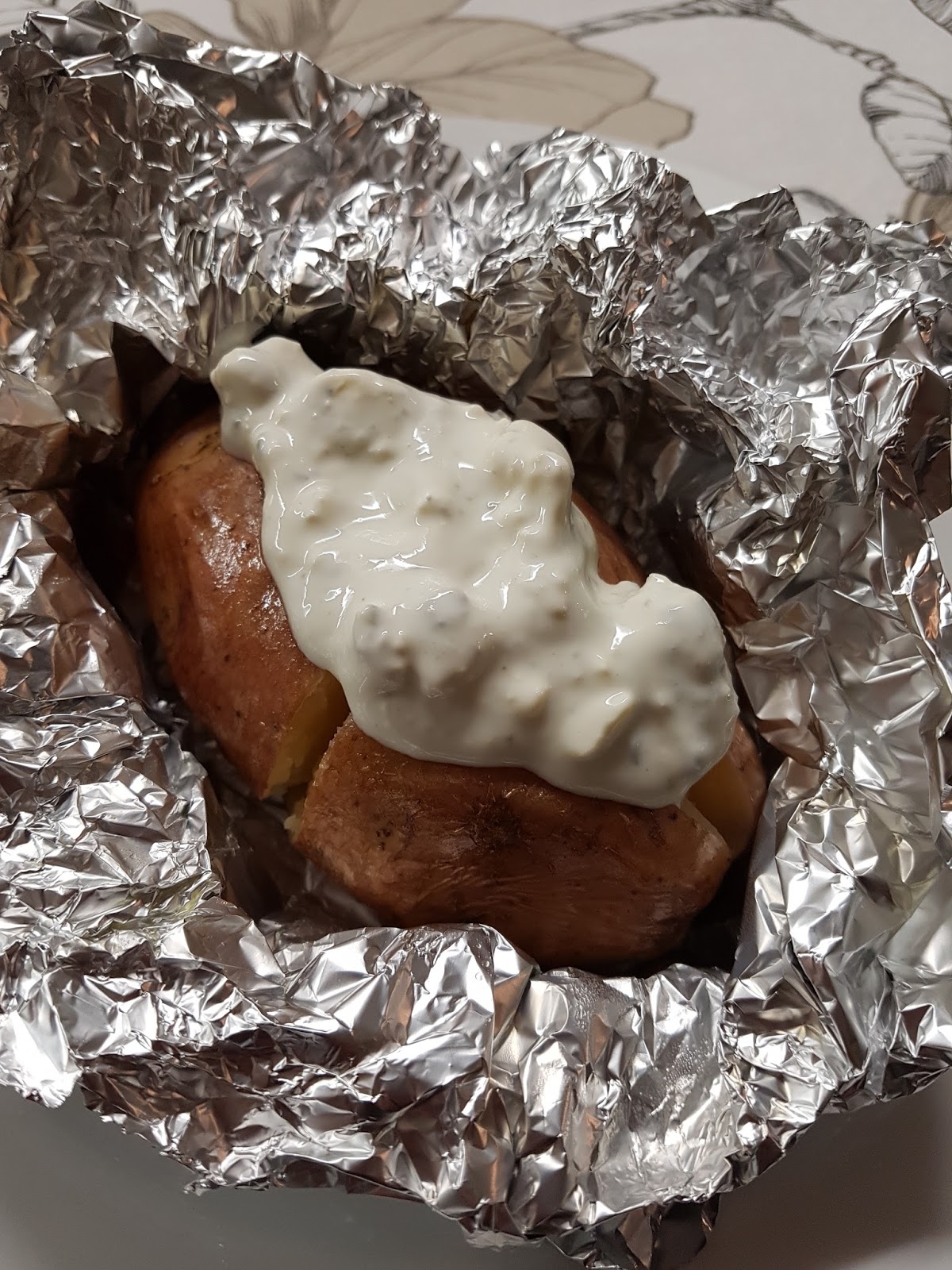 Ruusu-unelmia ja villasukkia: Uuniperunat kahdella täytteellä