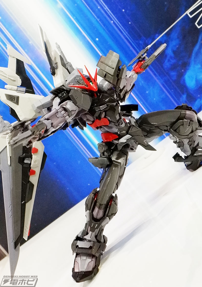 Hi-Resolution Model 1/100 Gundam Astray Noir Exhibited at The Gundam ...