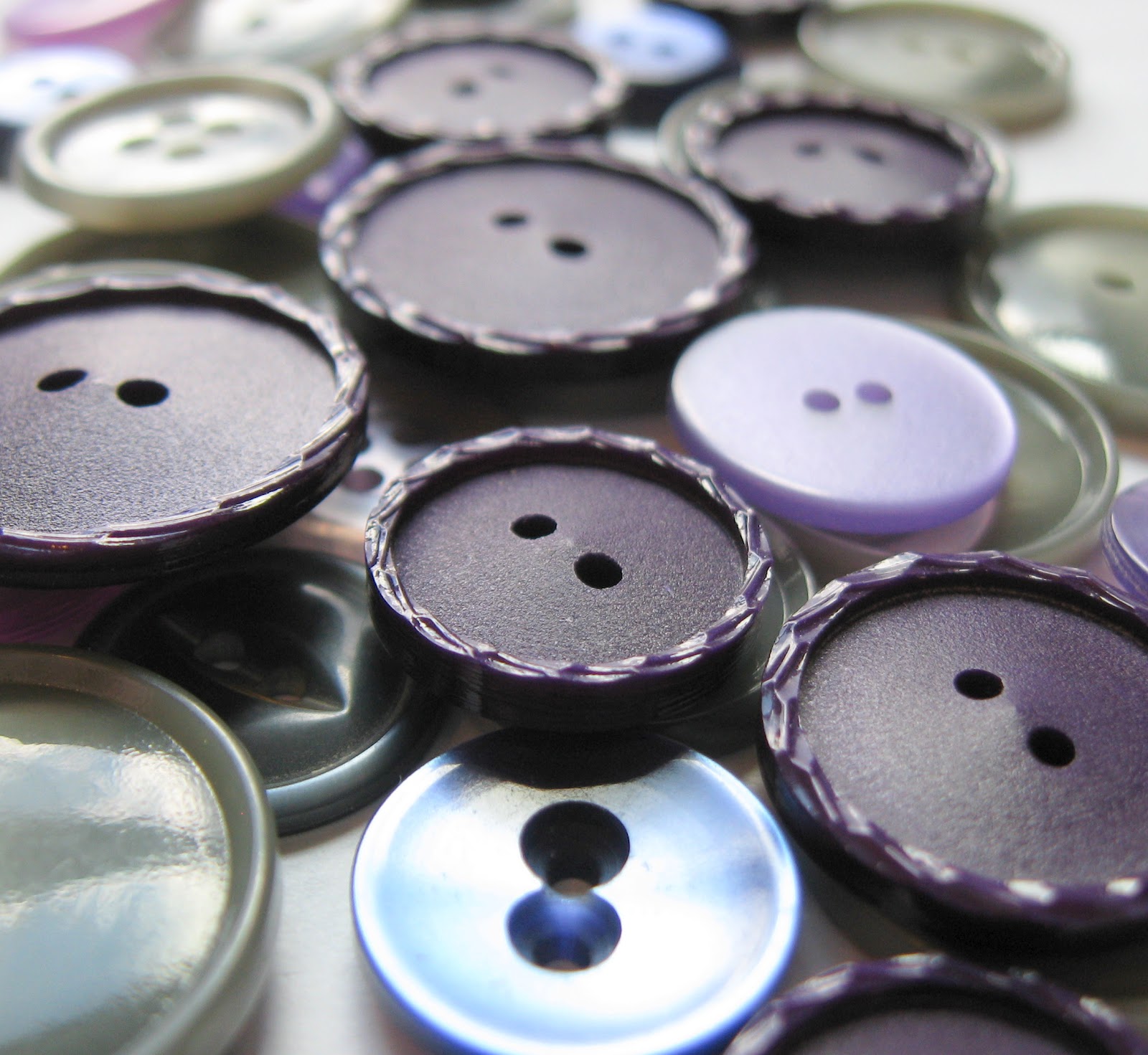 B.B. Bellezza Handcrafted Jewelry: Tutorial: Stacked Button Necklace