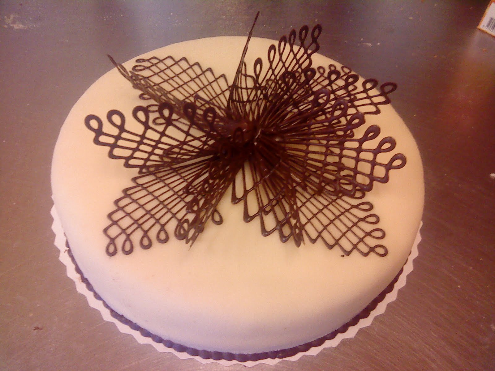 Miss Kreativ: Chokoladepynt på lagkager