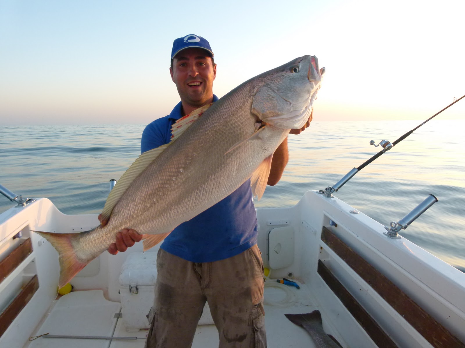 PESCA CINTINA: Vida más alla de la orilla. Pesca de corvina de 32 kg