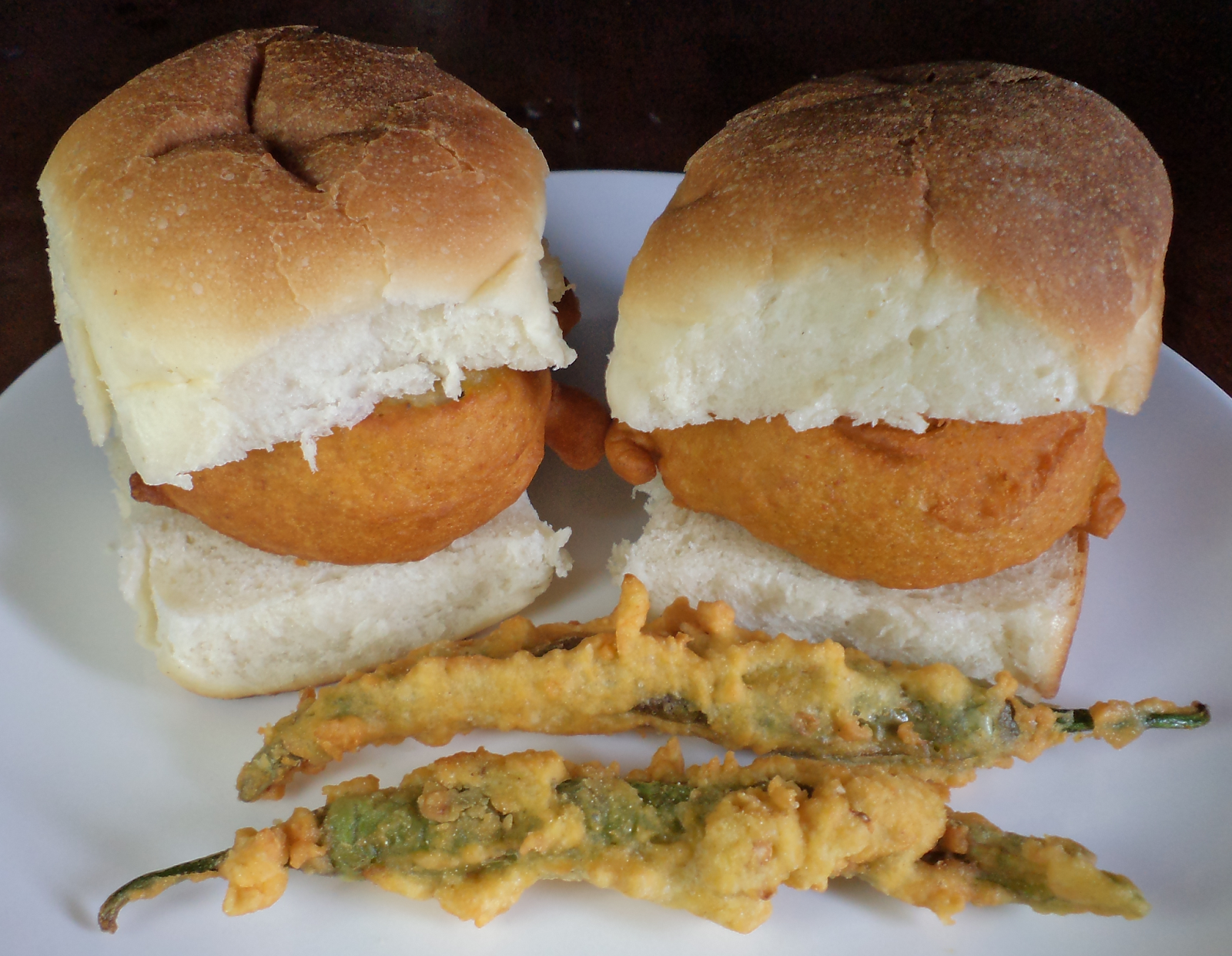Mouthwatering Food Recipes: 217) BATATA VADA & VADA PAV