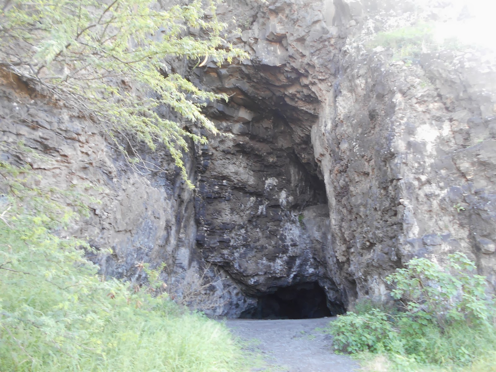 2,390 Miles Away: Kaneana Cave aka Makua Cave
