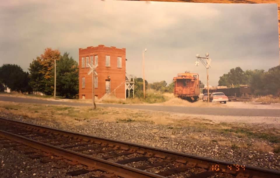 Towns and Nature: Vandalia, IL: Junction Tower: IC (now VRCC) vs. Penn
