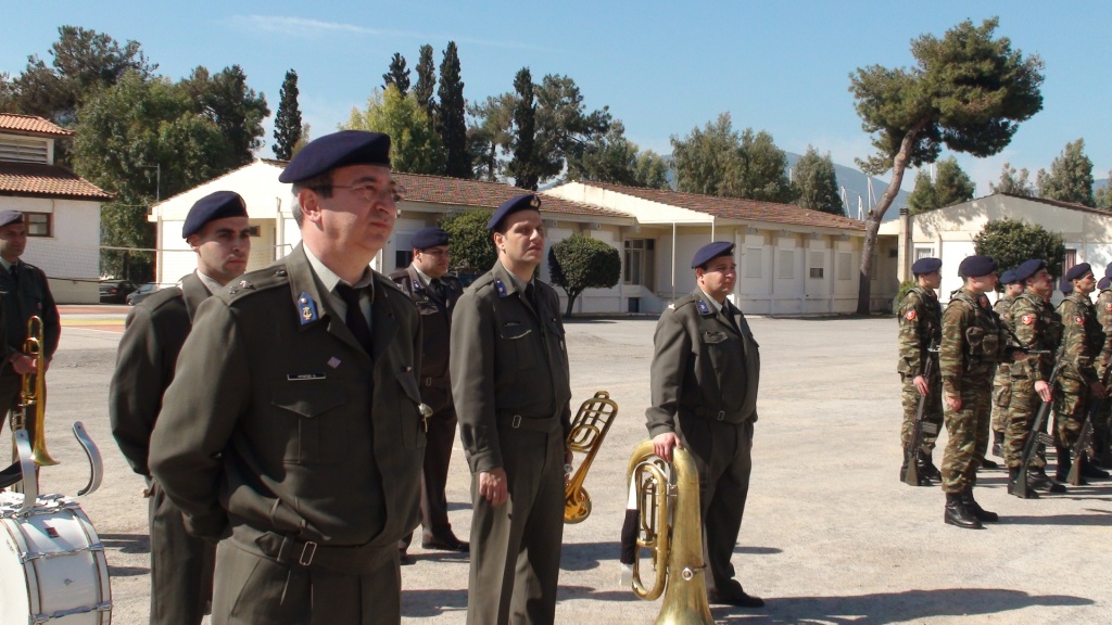 EVRIPOS NEWS: ΠΑΡΑΔΟΣΗ - ΠΑΡΑΛΑΒΗ ΣΧΟΛΗ ΠΕΖΙΚΟΥ ΧΑΛΚΙΔΑ --- ΦΩΤΟΣ