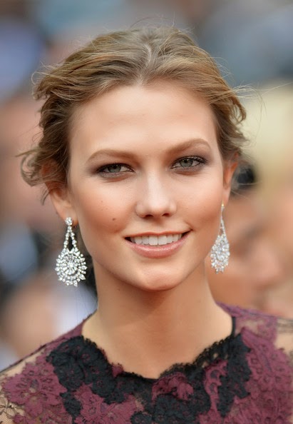 Collection Karlie Kloss Bobby Pinned Updo Hairstyle