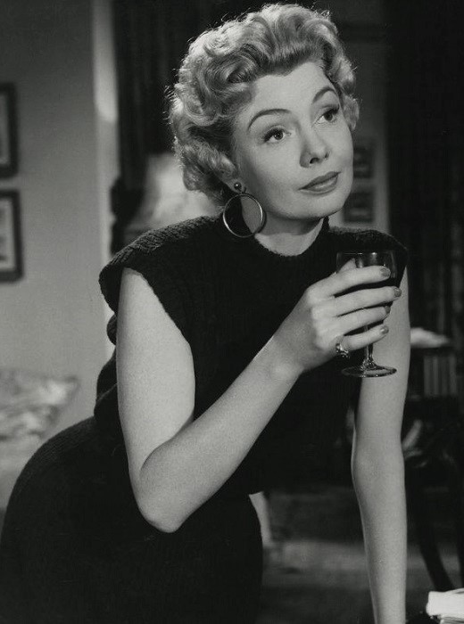 Yolande Donlan ~ The Beautiful Starlet