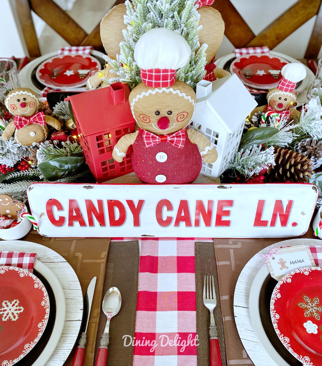 Dining Delight: Gingerbread Themed Christmas Tablescape