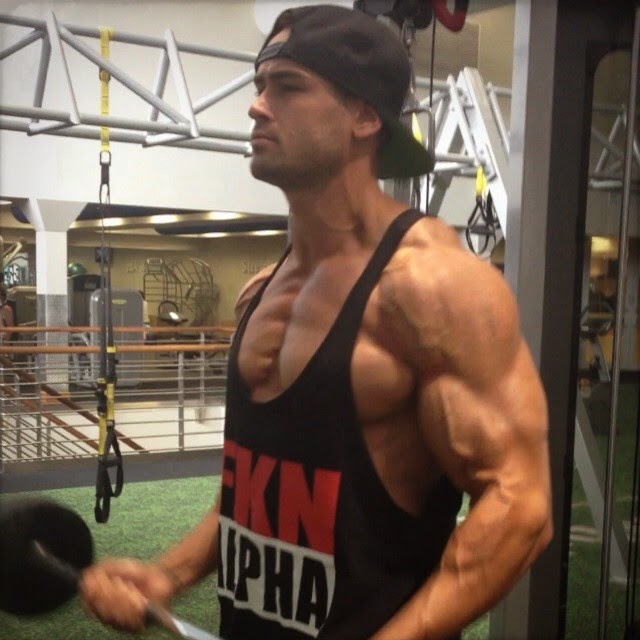 Daily Bodybuilding Motivation: Muscle Bodybuilder Scott Richards - Massive