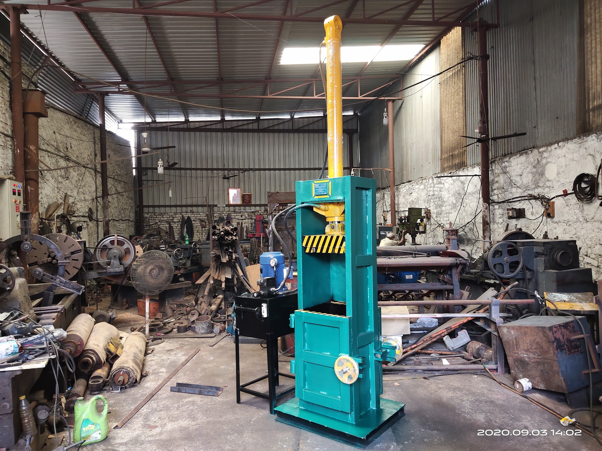 Small Baling Press Machine for paper scrap, carton press machine in ...