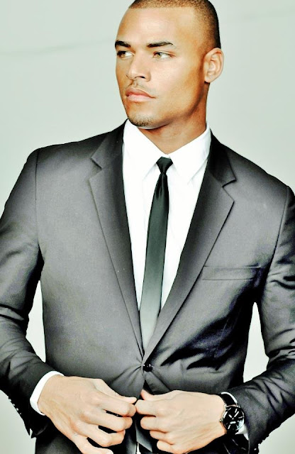 Redefining the Face Of Beauty : HUMP DAY HUNK! Redaric Williams