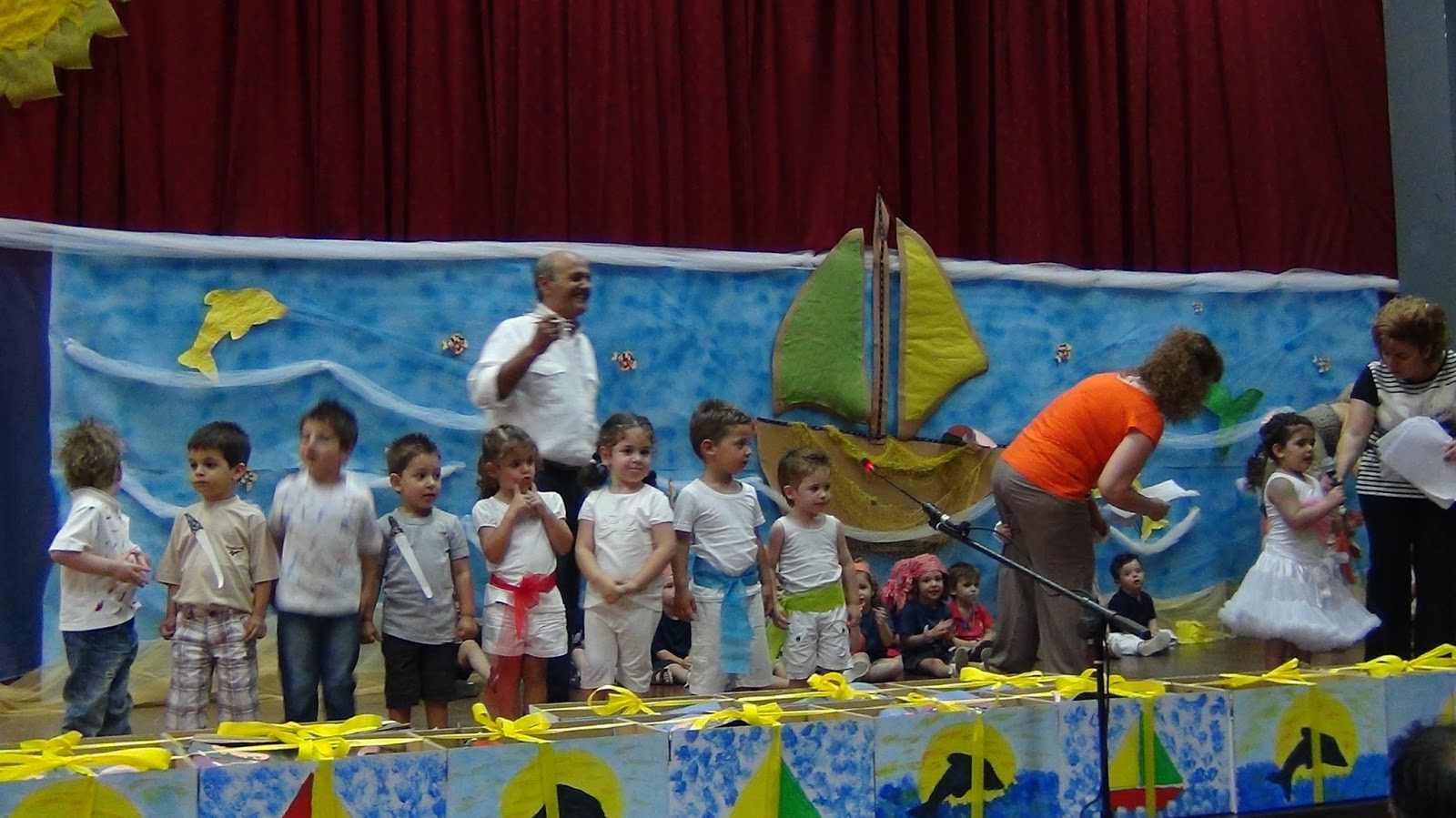 ΜΙΑ όμορφη αποχαιρετιστήρια γιορτή πραγματοποιήθηκε στην αίθουσα ...