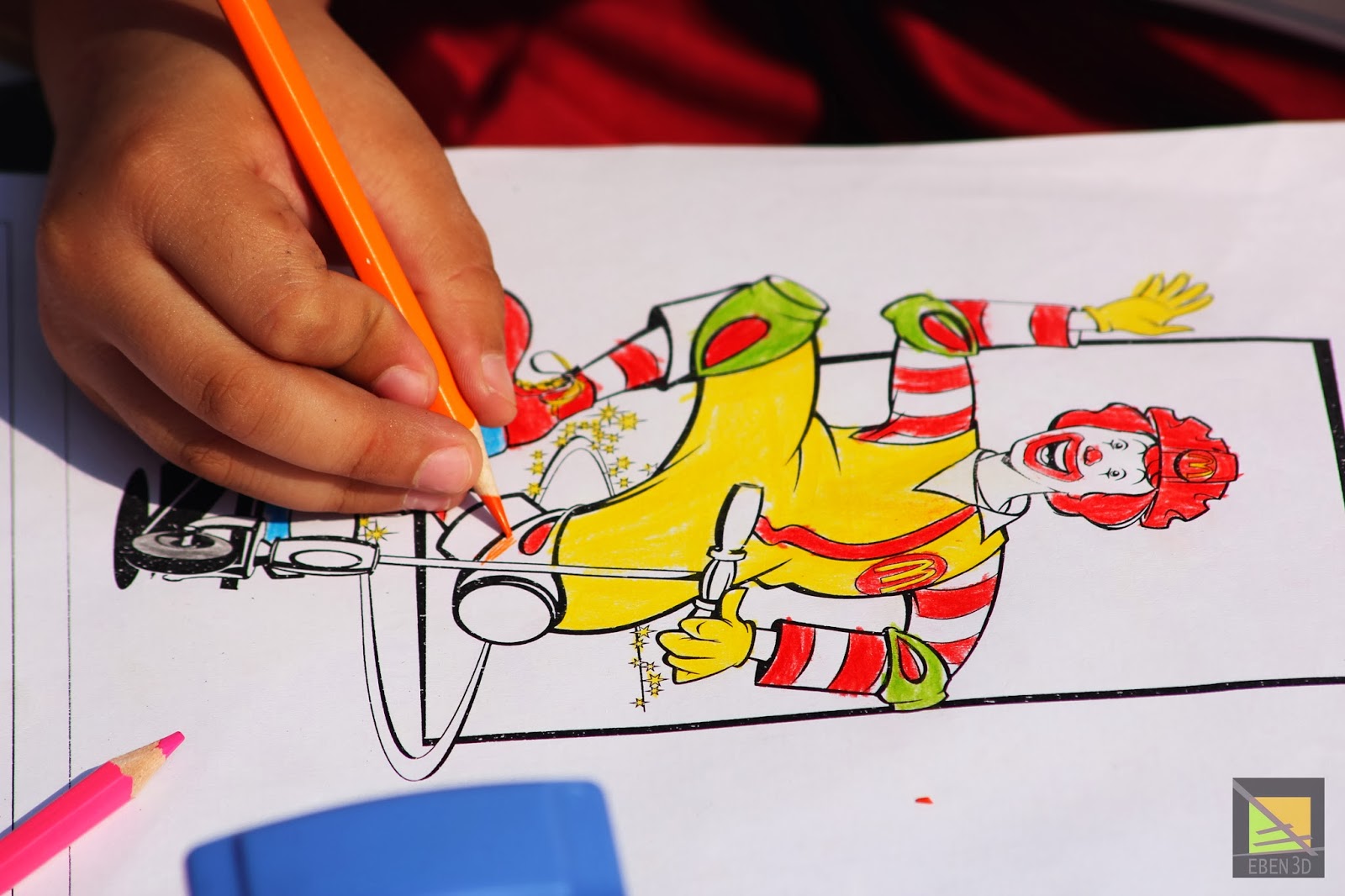 Lomba Mewarnai Badut di McDonald's