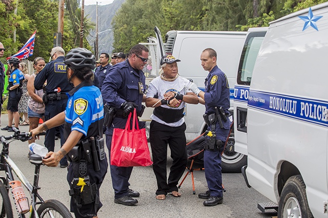 CENSORED NEWS: HAWAII: 28 Protectors Arrested Protecting Burial Grounds
