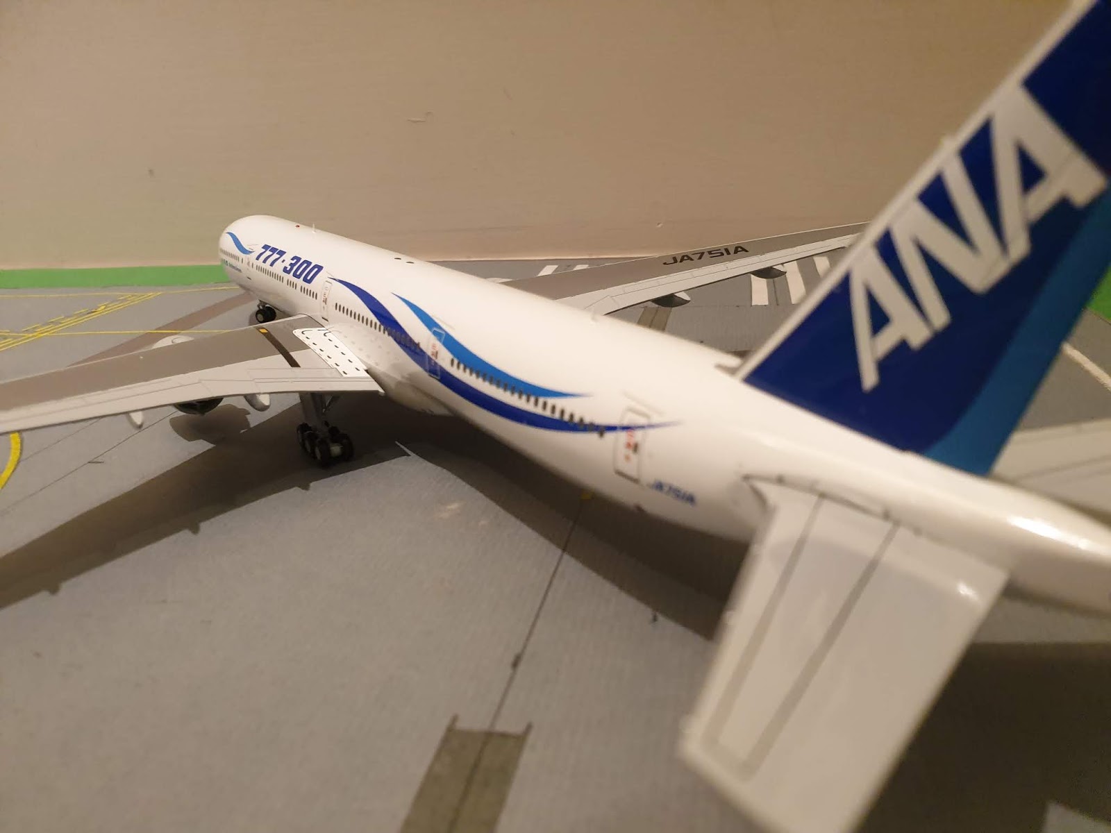 [JC wings(1/200)] 全日空(all nippon airways) 777-300 JA751A Waves Special ...