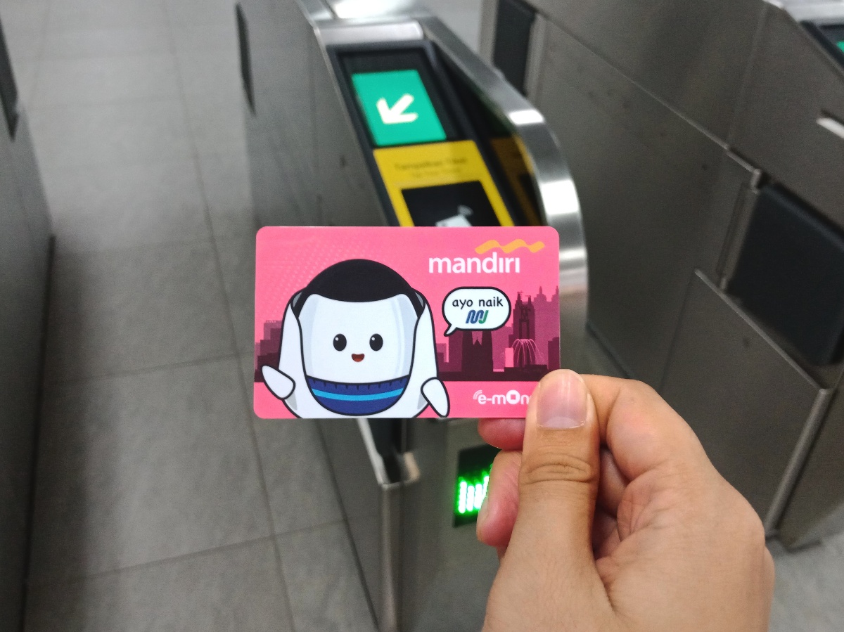 Desain Lucu dan Menarik Kartu e-Money edisi MRT Jakarta