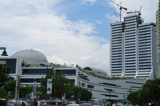 At Iba Pang Mga Pangyayari "Mac Movers": SM Aura Premier “Grand Launch