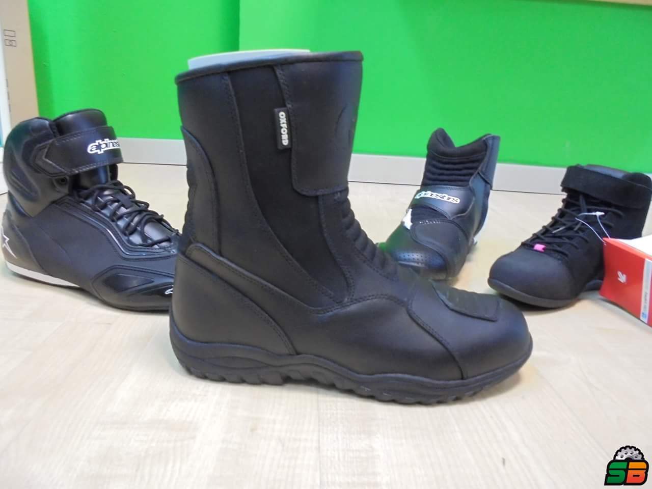 Telde Habla: LAS BOTAS DEL MOTORISTA PARA ESTE VERANO.