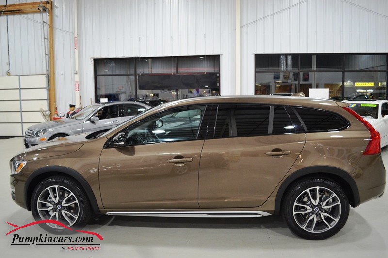 NEW VOLVO V60 CROSS COUNTRY WITH UNIQUE "TWILIGHT BRONZE METALLIC ...