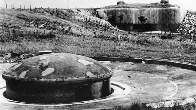 World War II in Pictures: French Char 2C, Biggest Tank Ever