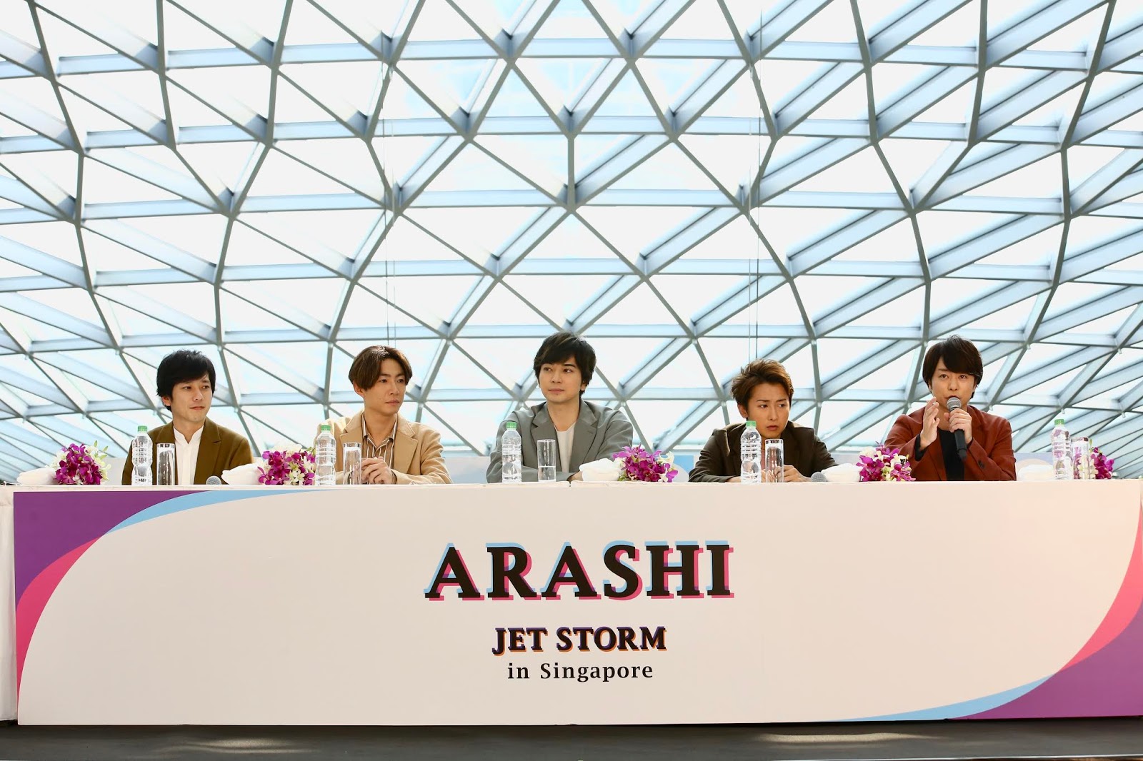 ARASHI Made A Brief Stop in Singapore For A Press Con & Fan Meet