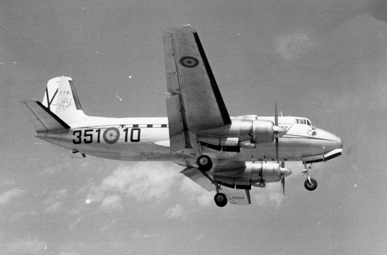 FDRA - Fuerza Aérea: Avión de pasajeros: CASA C-207 Azor