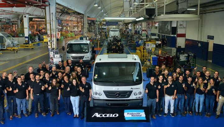 TRANSPORTES DO MUNDO TODO DE TODOS OS MODELOS: Mercedes-Benz Accelo 815