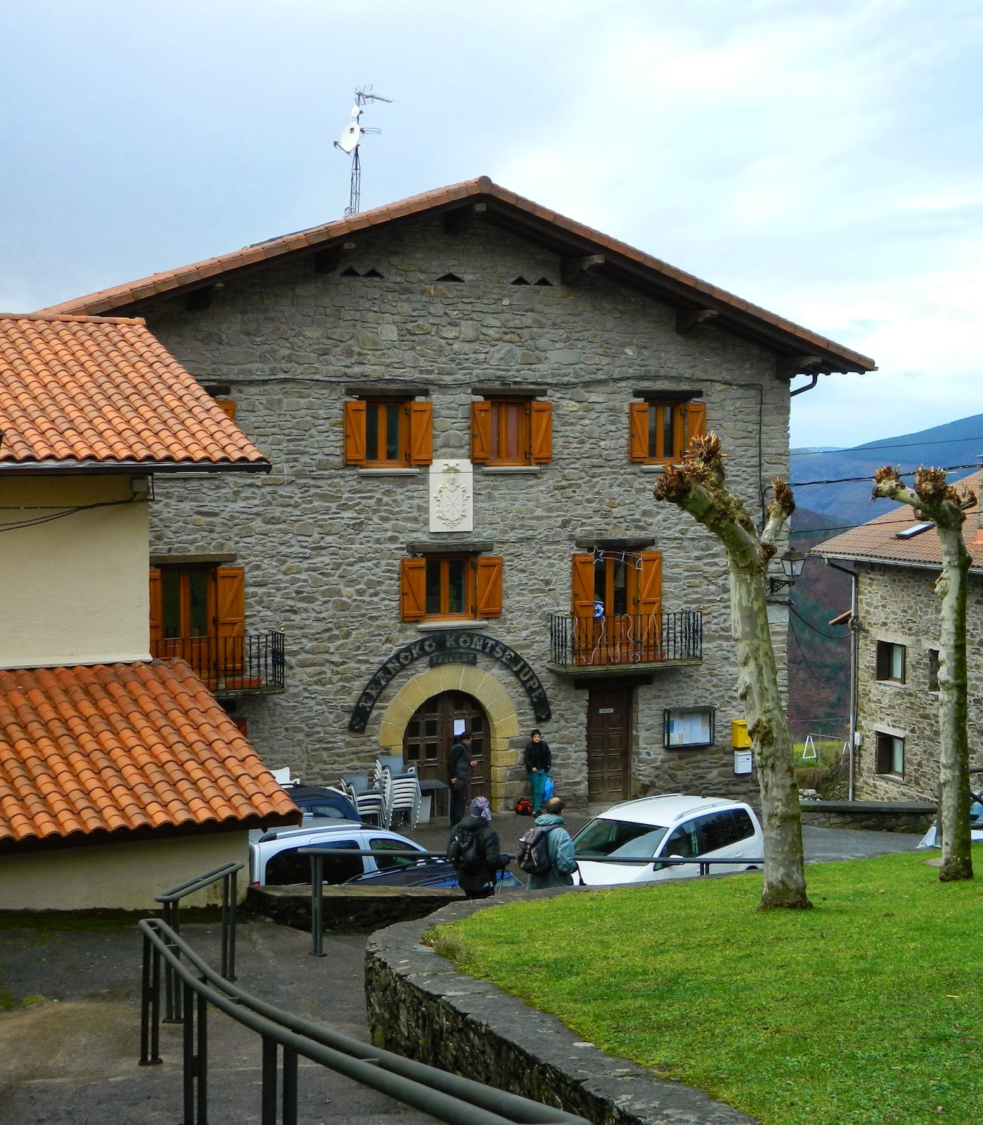 MENDIEN ARTEAN: DE ANDOAIN A ARANO