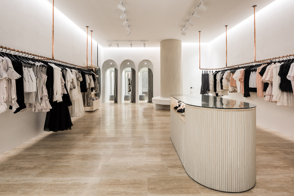 INTERIOR TOKO BAJU / BUTIK