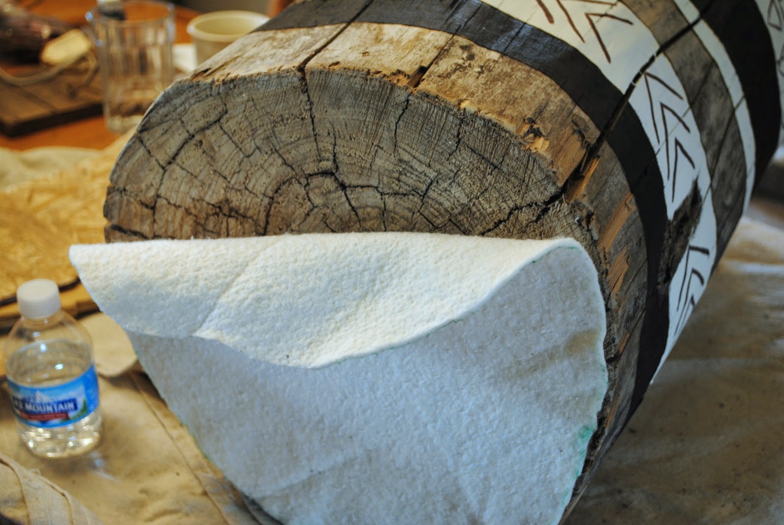 ~Irishman Acres~: Painted Tree Stump in 7 Easy steps