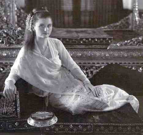 Little Voice In English: Shan State