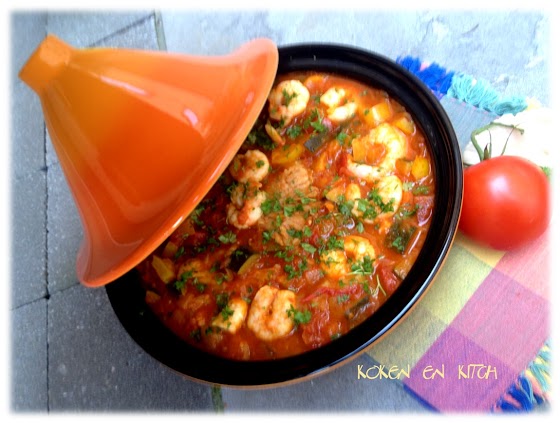 Tajine met vis, tomaten en erwten