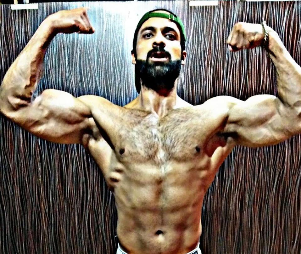 world bodybuilders pictures: lahori bodybuilder Bilal Mirza proudly ...