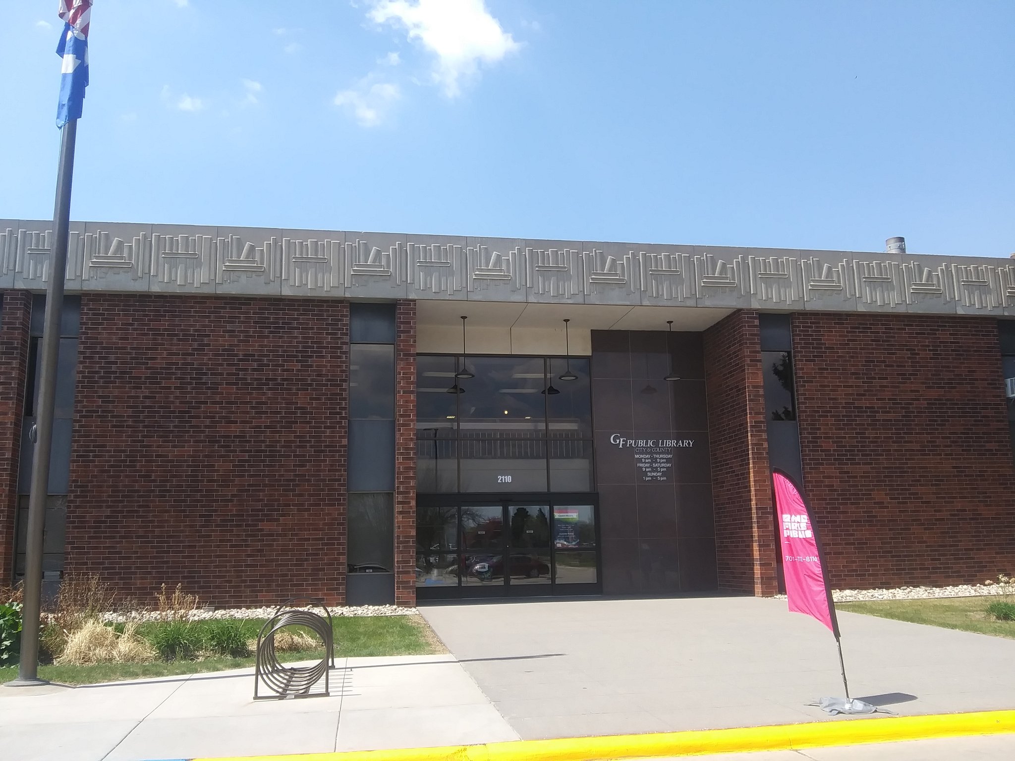 Hilda and Richie: Hilda and Richie Library Tour Part 1