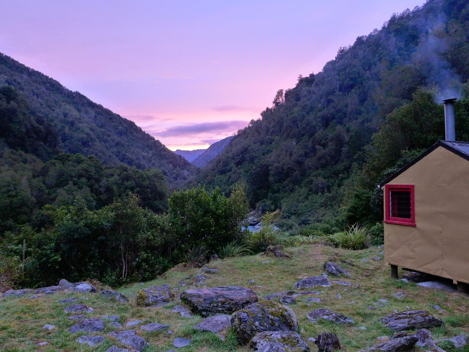 Wazza's Wanderers : Whymper Hut, Whataroa Valley.
